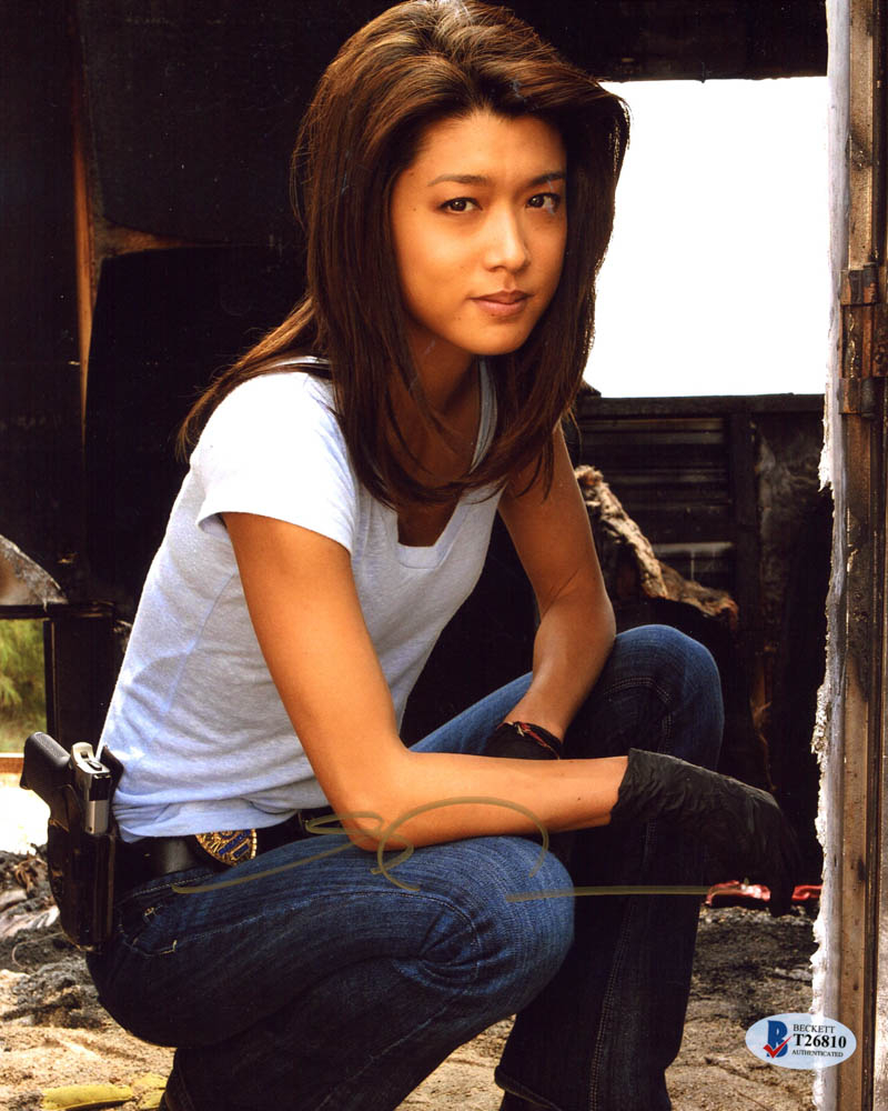 Grace Park Signed "Hawaii Five-0" 8x10 Photo (Beckett COA) | Pristine ...