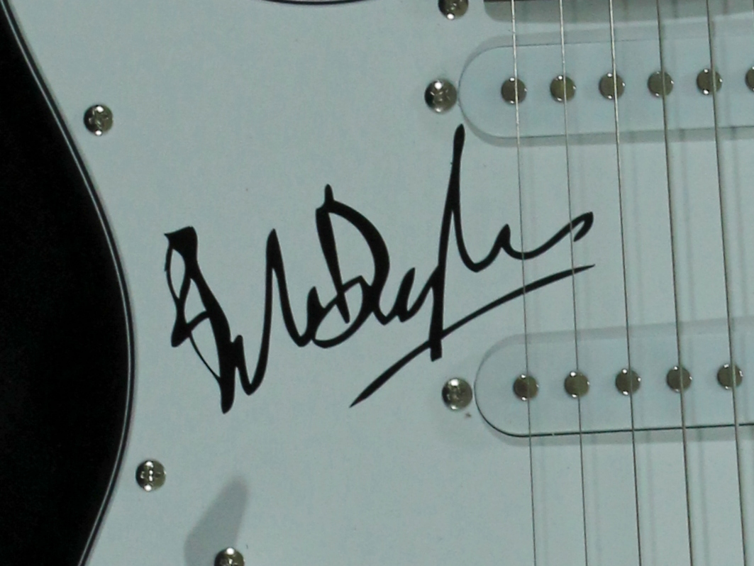 Bob Dylan Facsimile Signed Electric Guitar | Pristine Auction