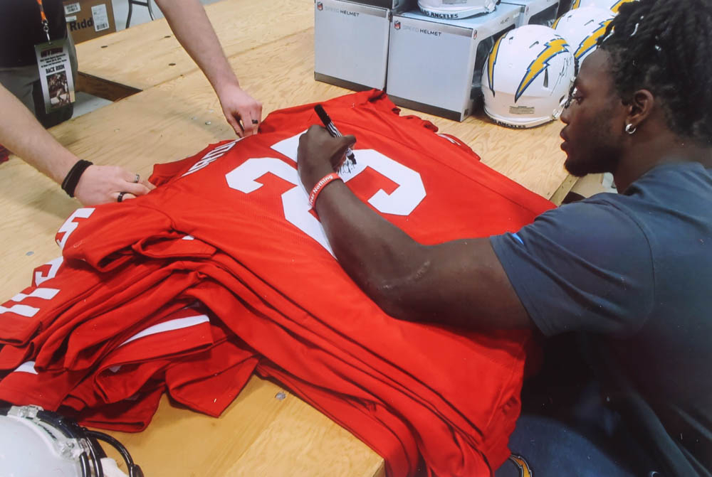 Melvin Gordon Signed Jersey (Radtke COA) | Pristine Auction
