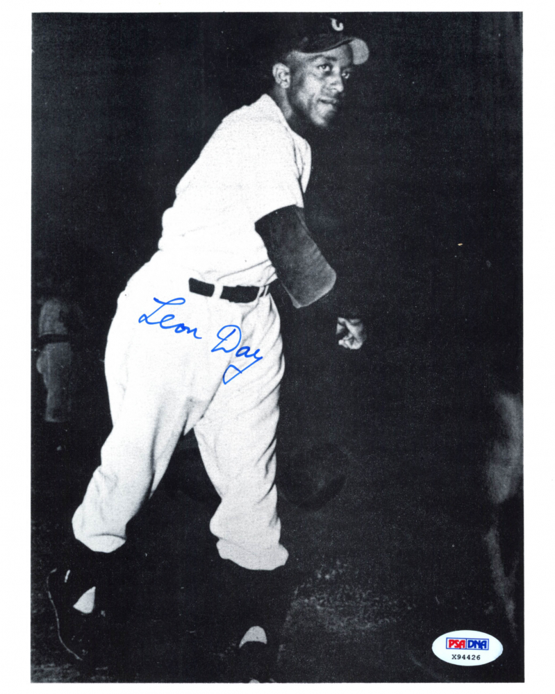 Leon Day Signed Eagles 8x10 Photo (PSA COA) | Pristine Auction