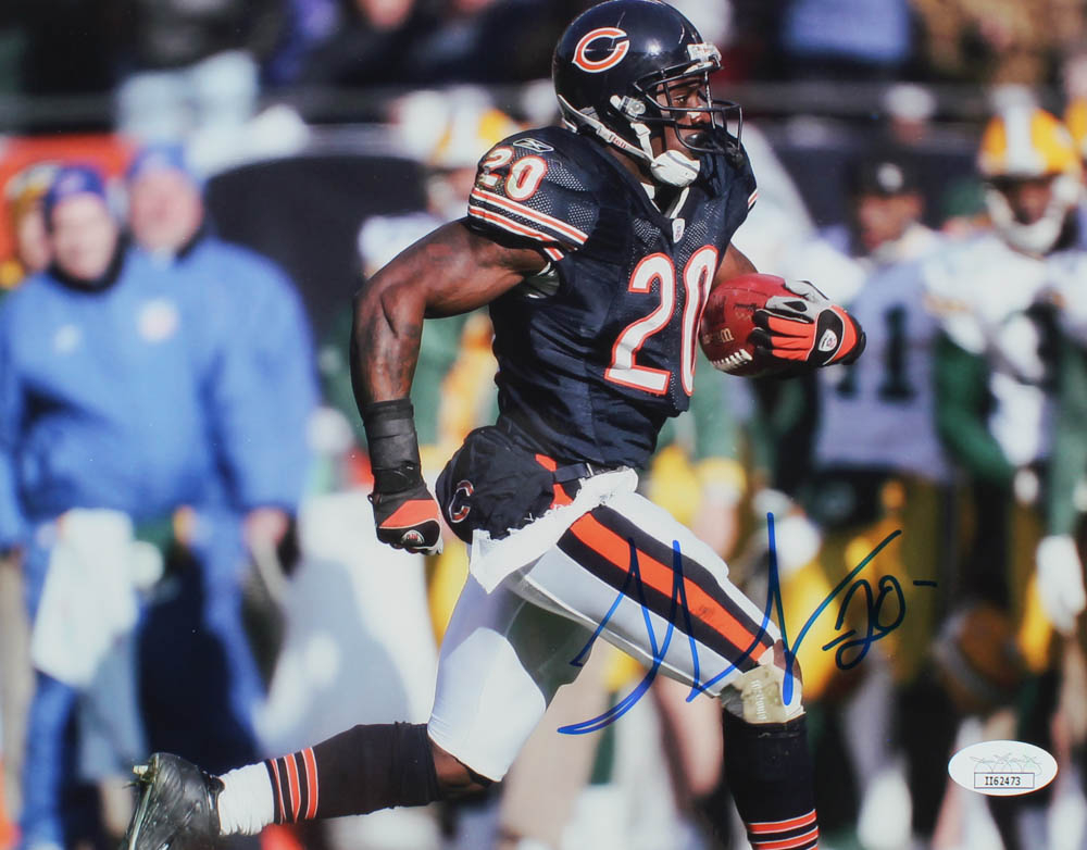 Thomas Jones Signed Bears 8x10 Photo (JSA COA) | Pristine Auction