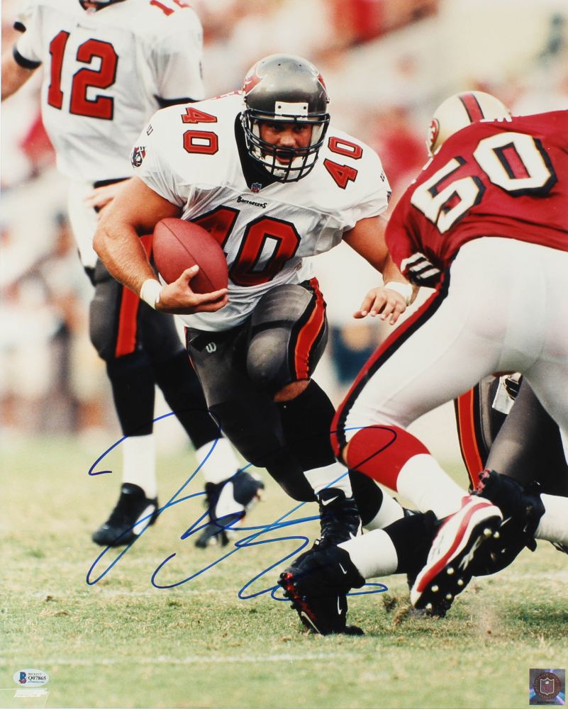 Mike Alstott Signed Buccaneers 16x20 Photo (Beckett COA) | Pristine Auction