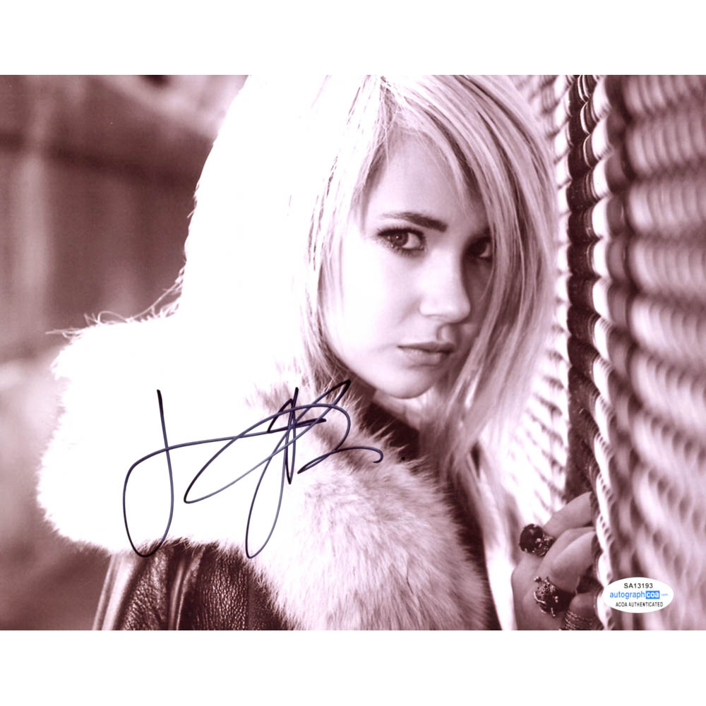 Juno Temple Signed 8x10 Photo (AutographCOA COA) | Pristine Auction