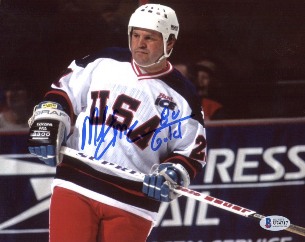 Mike Eruzione Signed Team USA 8x10 Photo Inscribed "80 Gold" (Beckett ...