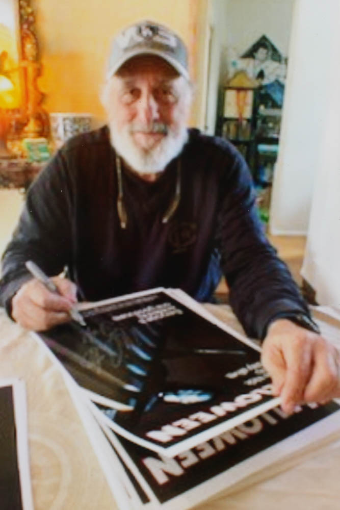 Nick Castle Signed "Halloween" 11x17 Photo Inscribed "Shape" (Radtke ...