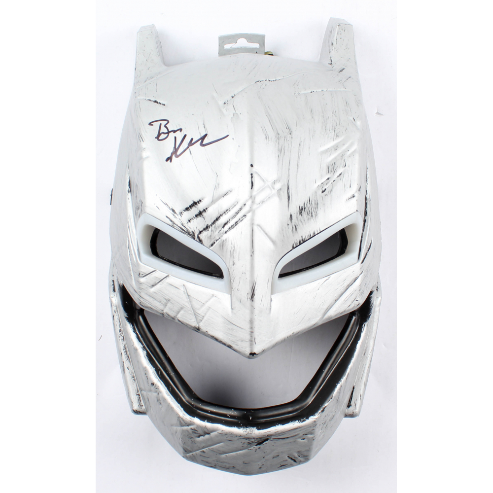 Ben Affleck Signed Full-Size Batman Light Up Mask (Beckett Hologram ...