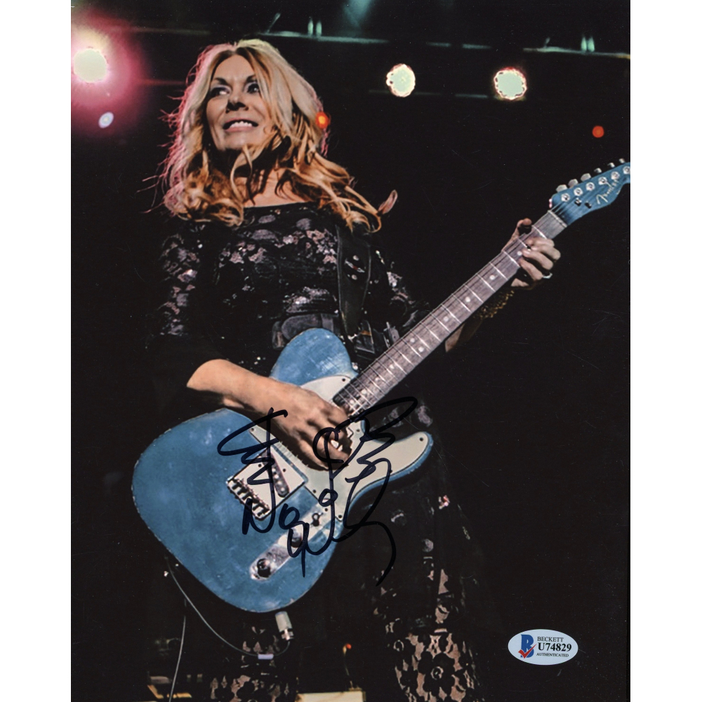 Nancy Wilson Signed 8x10 Photo (Beckett COA) | Pristine Auction