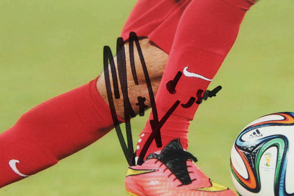 Clint Dempsey Signed Team USA 8x10 Photo (Beckett COA) | Pristine Auction