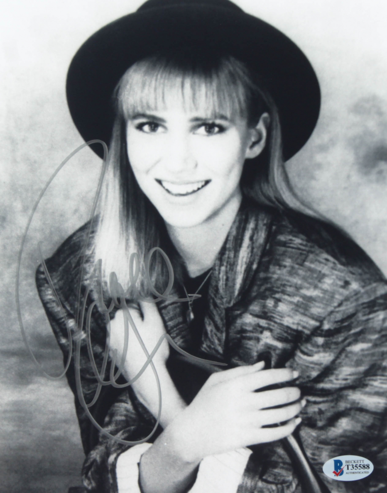 Debbie Gibson Signed 8x10 Photo (Beckett COA) | Pristine Auction