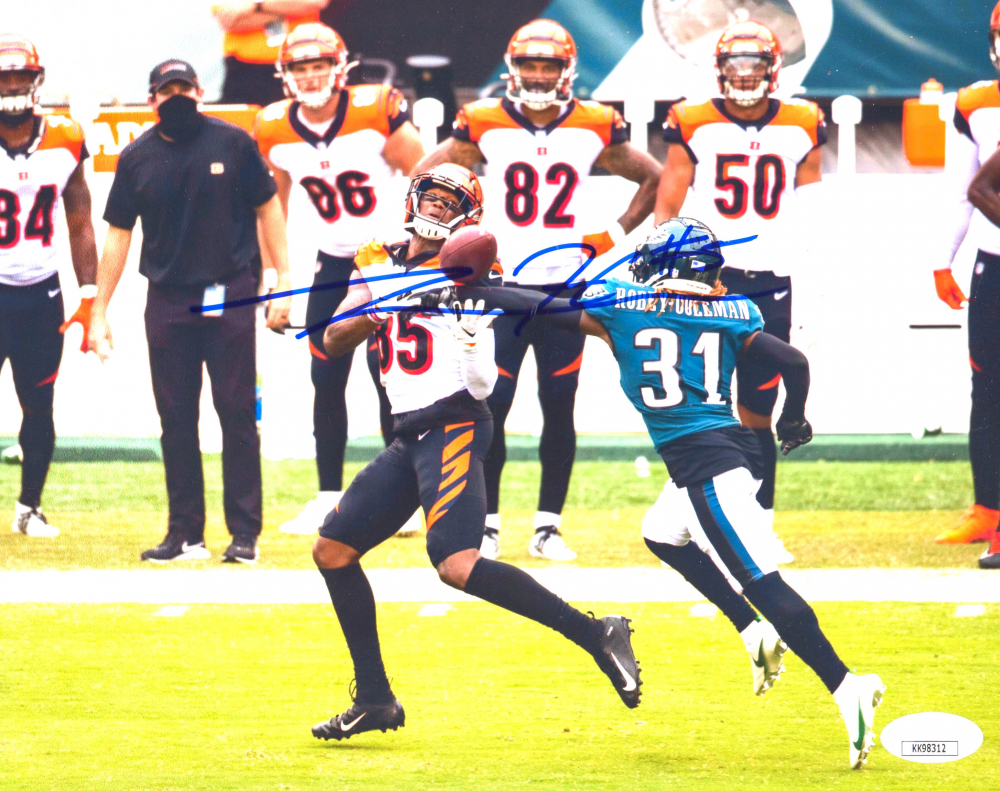 Tee Higgins Signed Bengals 8x10 Photo (JSA COA) | Pristine Auction
