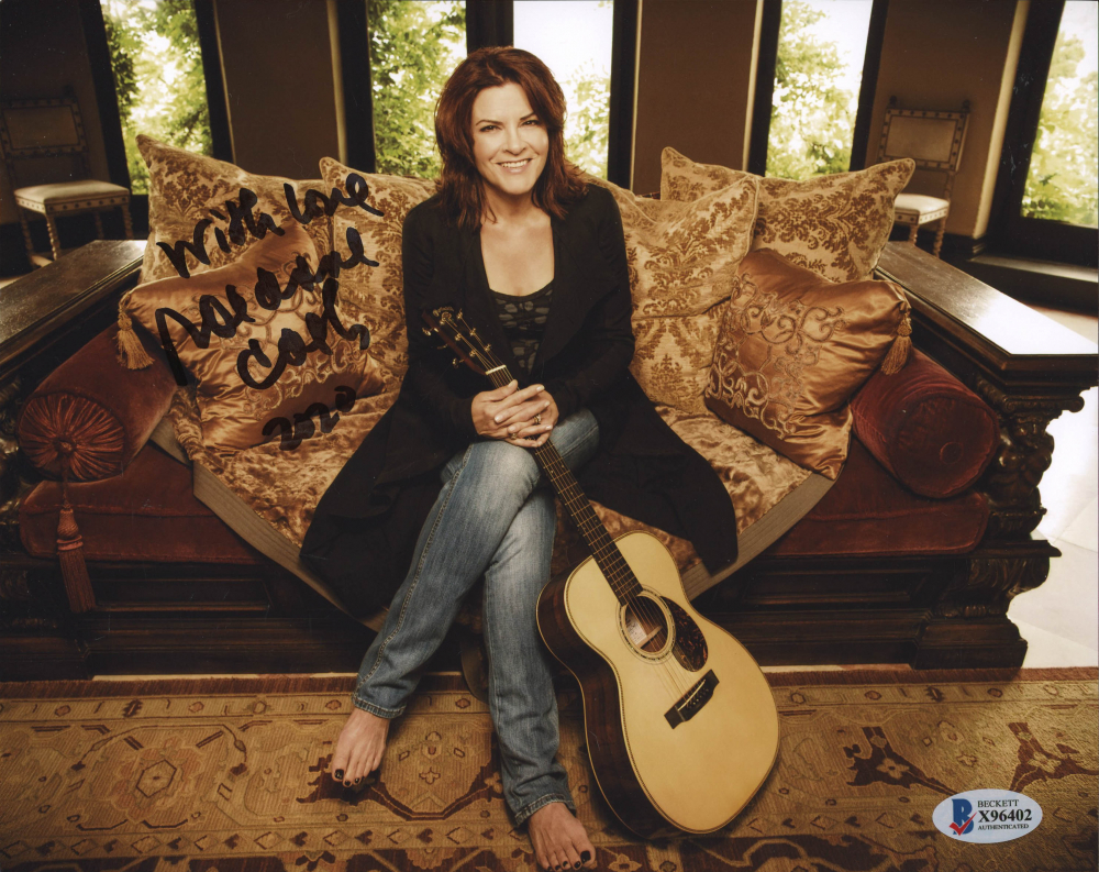 Rosanne Cash Signed 8x10 Photo Inscribed "With Love" & "2020" (Beckett ...