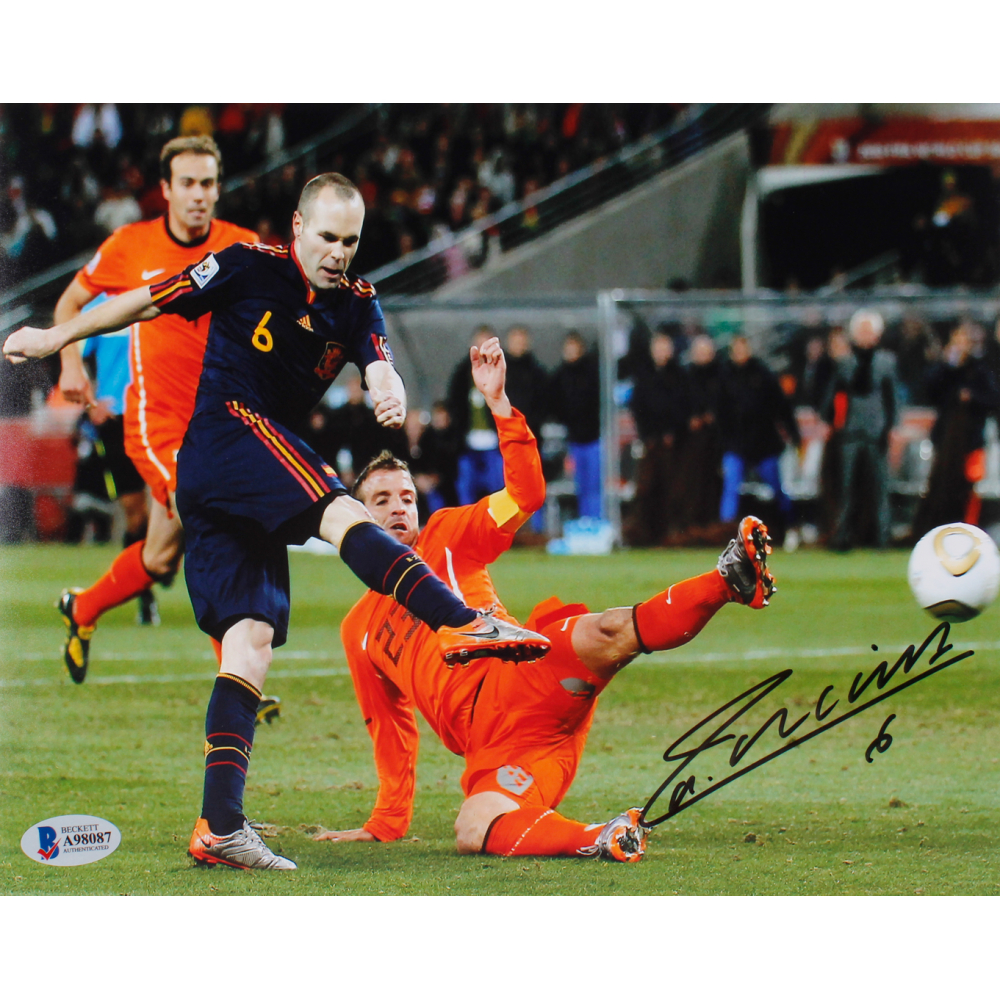 Andres Iniesta Signed Team Spain 8x10 Photo (Beckett COA) | Pristine ...
