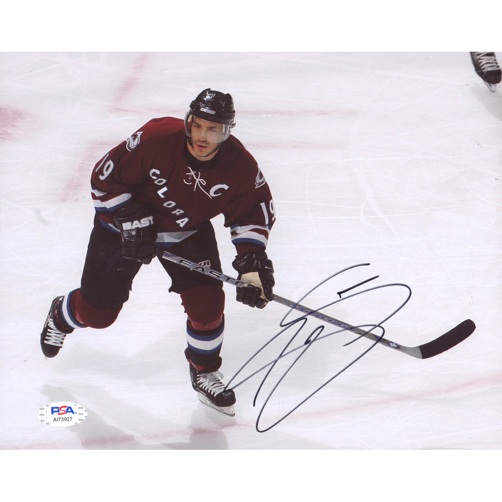 Joe Sakic Signed Avalanche 8x10 Photo (PSA COA) | Pristine Auction