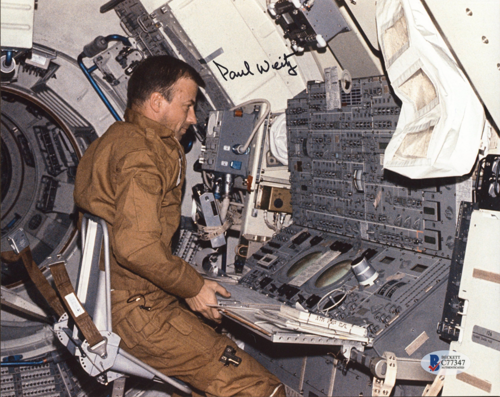 Paul J. Weitz Signed NASA 8x10 Photo (Beckett COA) | Pristine Auction