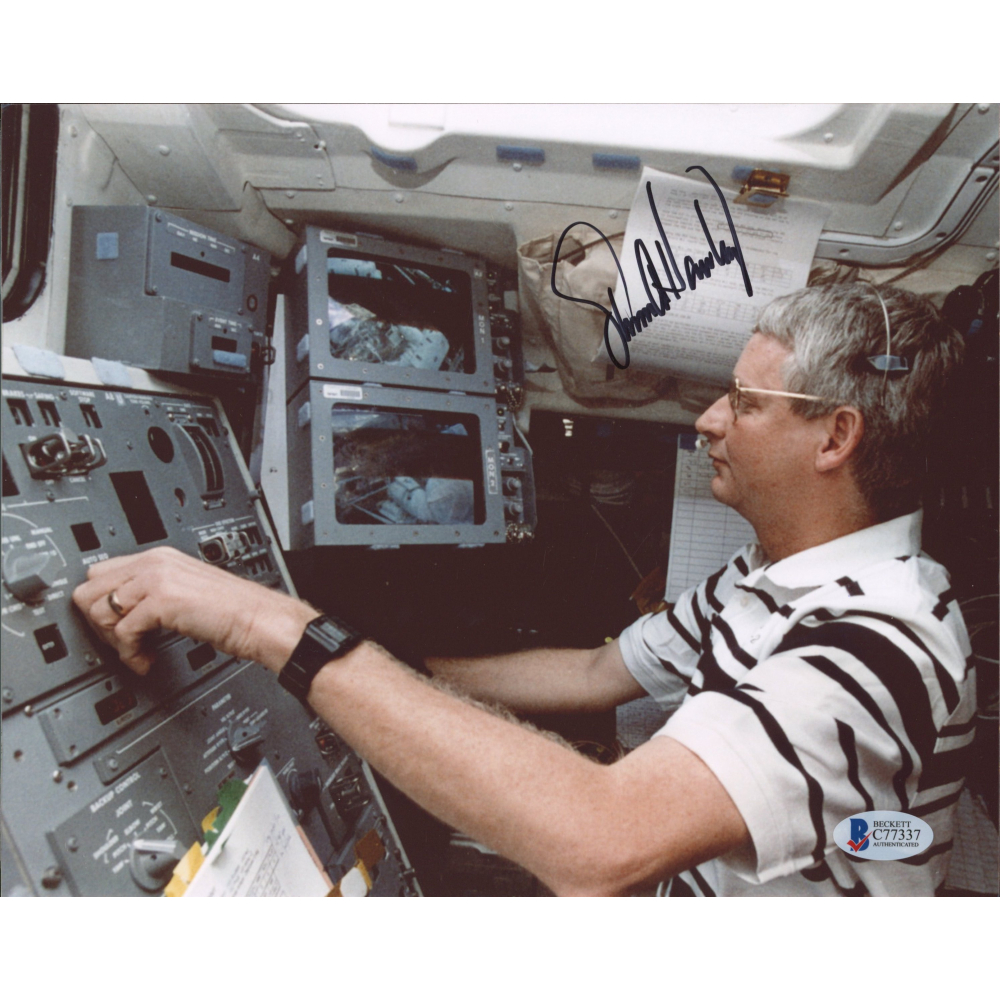 Steven Hawley Signed NASA 8x10 Photo (Beckett COA) | Pristine Auction