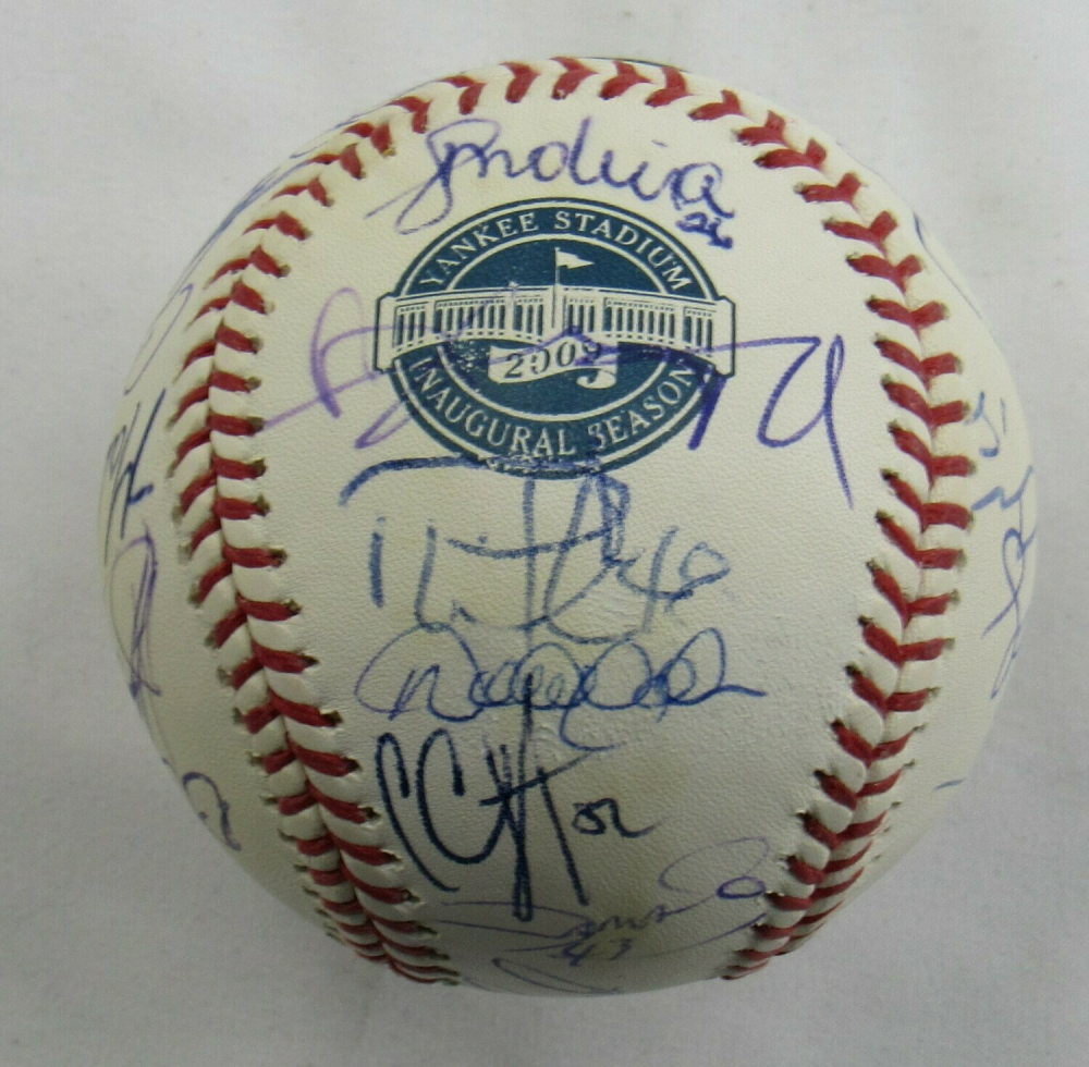 2009 Yankees OML Baseball Team-Signed by (24) with Derek Jeter, Mariano Rivera, Alex Rodriguez ...