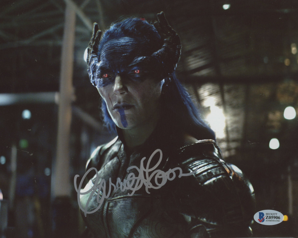 Carrie Coon Signed "Avengers: Infinity War" 8x10 Photo (Beckett COA ...
