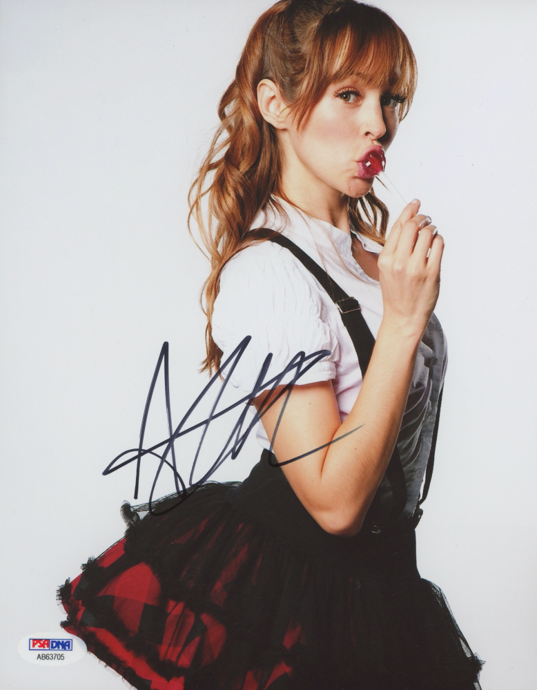 Autumn Reeser Signed 8x10 Photo (PSA COA) | Pristine Auction