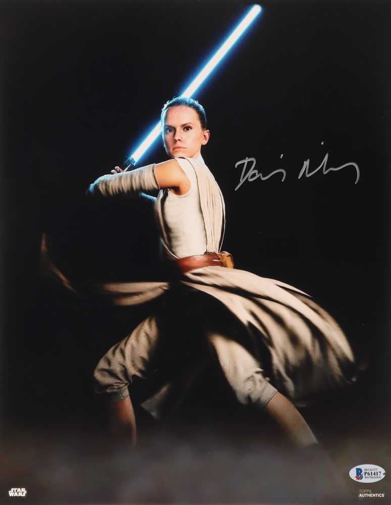 Daisy Ridley Signed "Star Wars" 11x14 Photo (Beckett COA) | Pristine ...