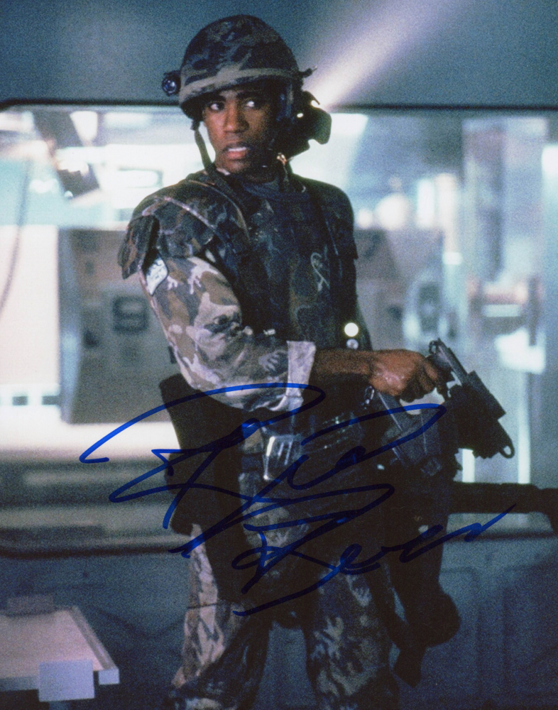 Ricco Ross Signed "Aliens" 8x10 Photo (AutographCOA Hologram ...