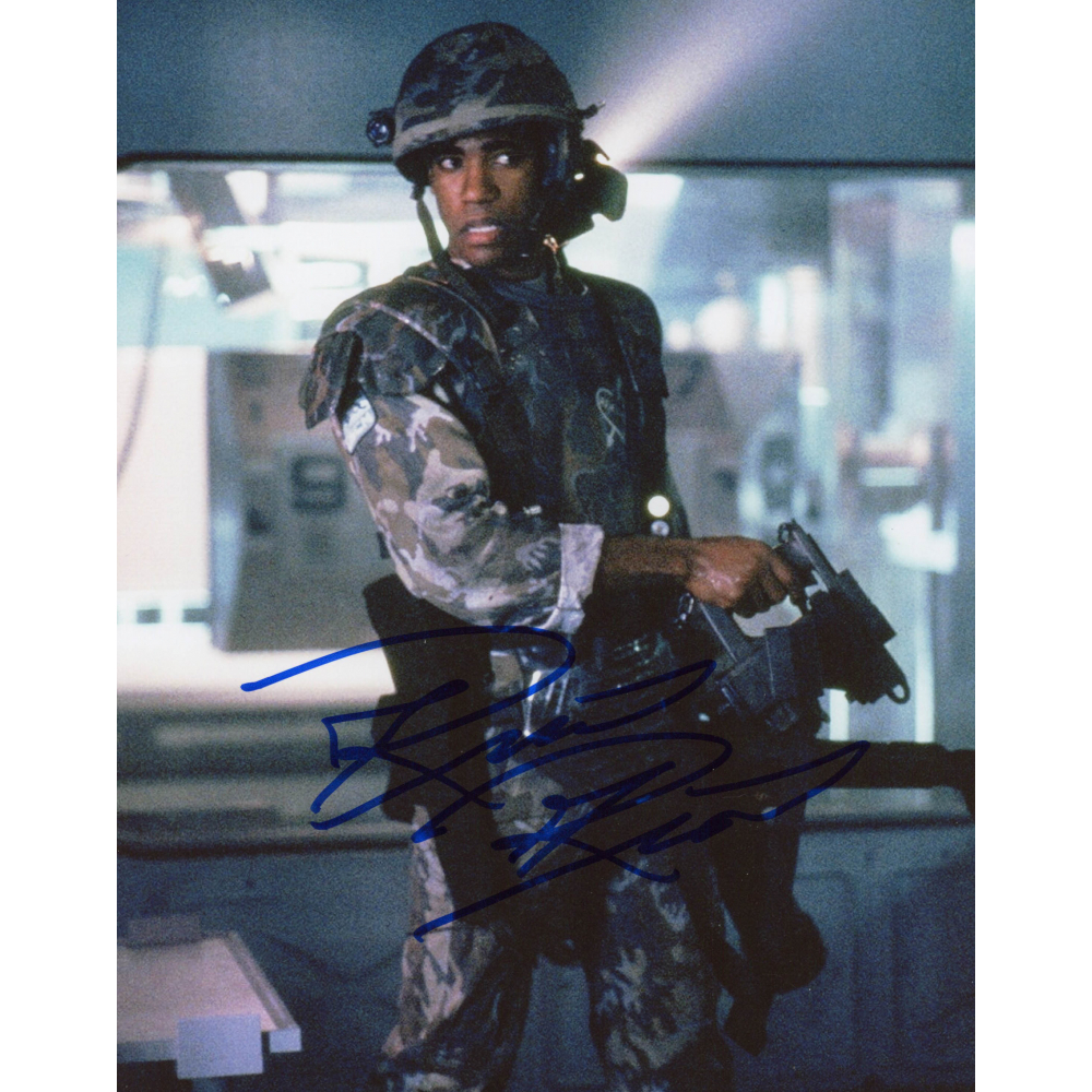 Ricco Ross Signed "Aliens" 8x10 Photo (AutographCOA Hologram ...