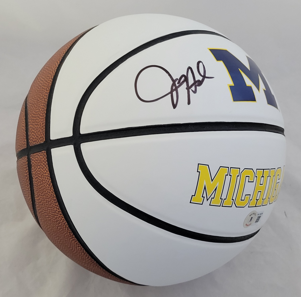 Juwan Howard Signed Michigan Wolverines Logo Basketball (Beckett ...