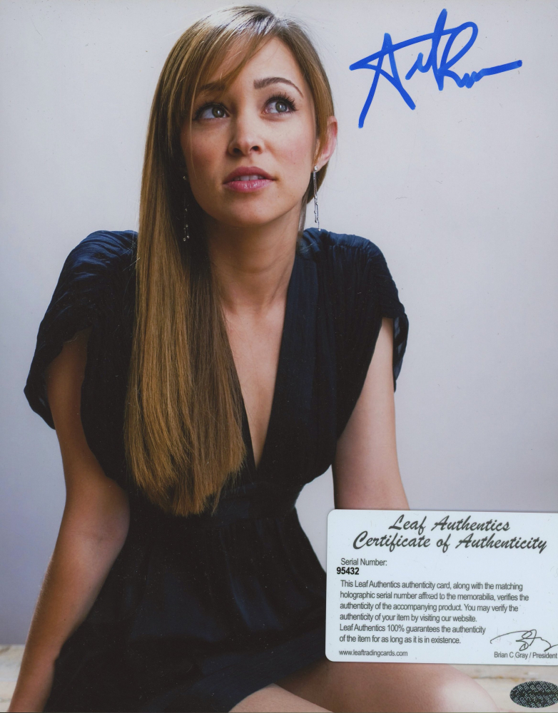 Autumn Reeser Signed 8x10 Photo (Leaf COA | Pristine Auction