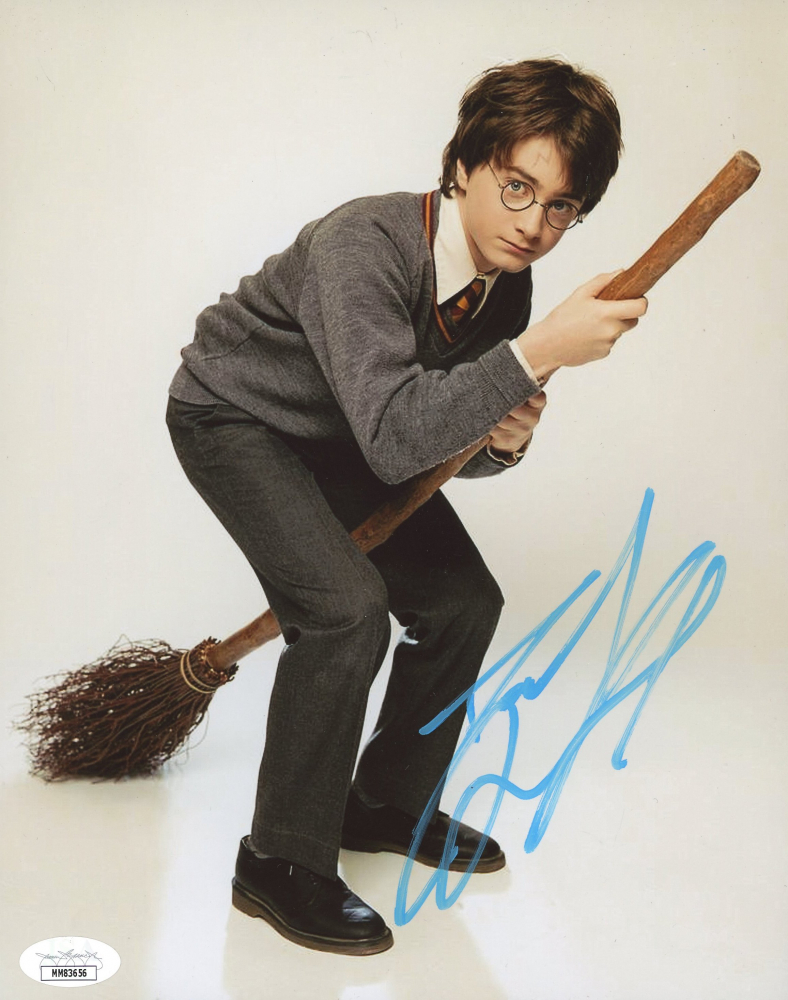 Daniel Radcliffe Signed "Harry Potter" 8x10 Photo (JSA Hologram ...