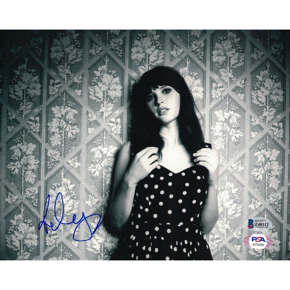 Felicity Jones Signed 8x10 Photo (Beckett COA) | Pristine Auction