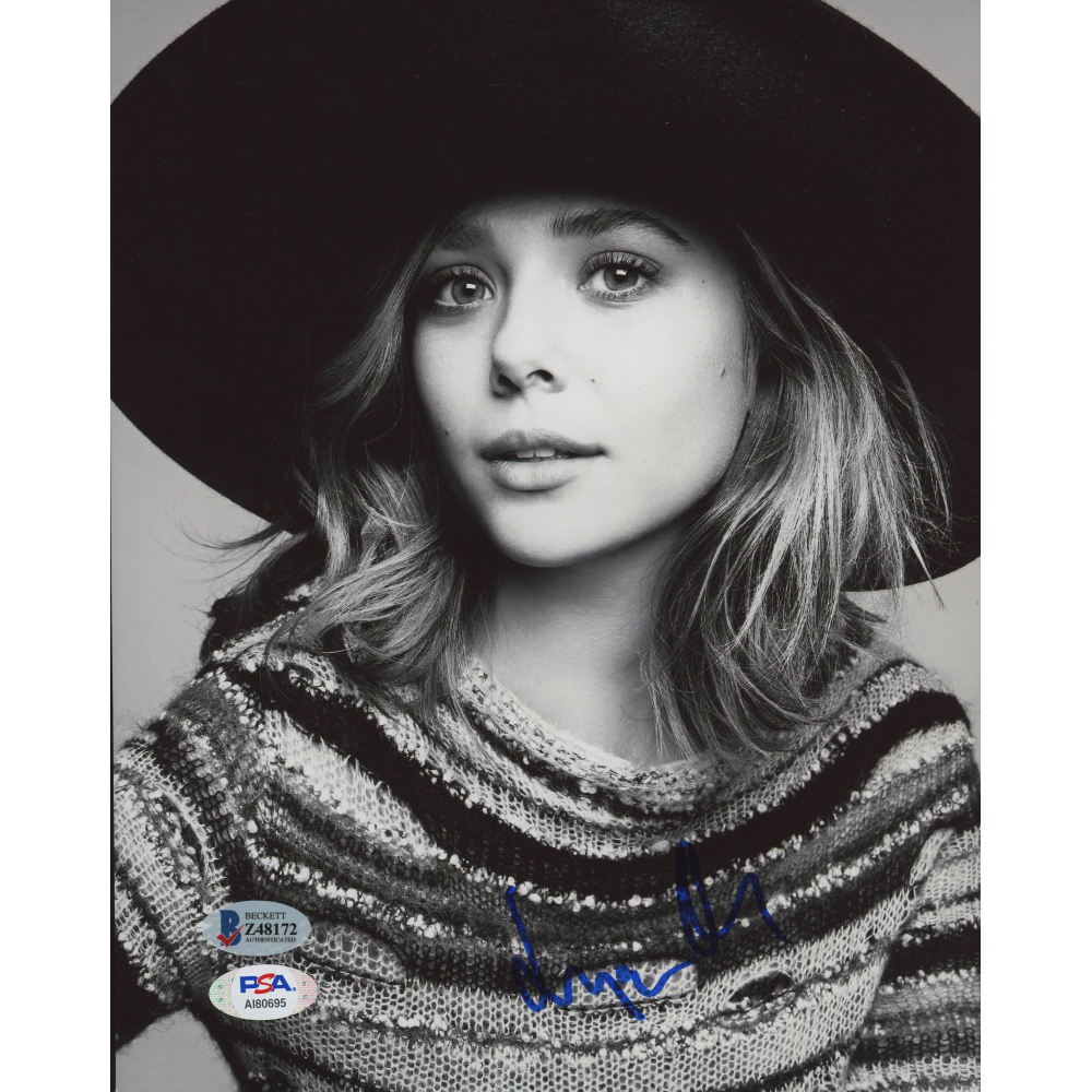 Elizabeth Olsen Signed 8x10 Photo (Beckett COA) | Pristine Auction