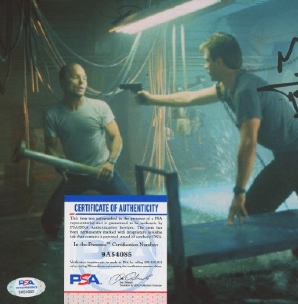 Michael Biehn Signed "The Abyss" 8x10 Photo (PSA COA) | Pristine Auction