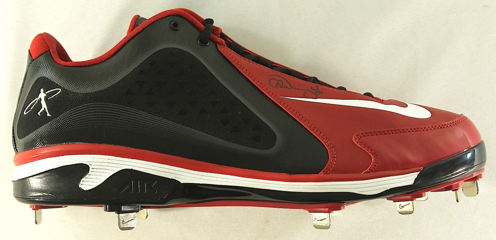 Adam Wainwright Signed Nike Swingman Cleat (PSA COA) | Pristine Auction
