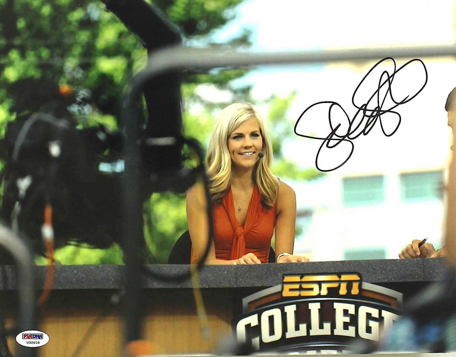 Samantha Ponder Signed 11x14 Photo (PSA COA) | Pristine Auction