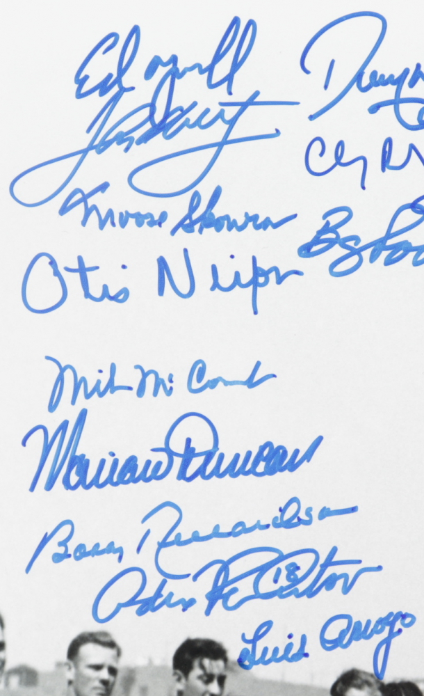 "Yankee Greats" 16x20 Photo Signed by (45) with Gaylord Perry, Moose ...