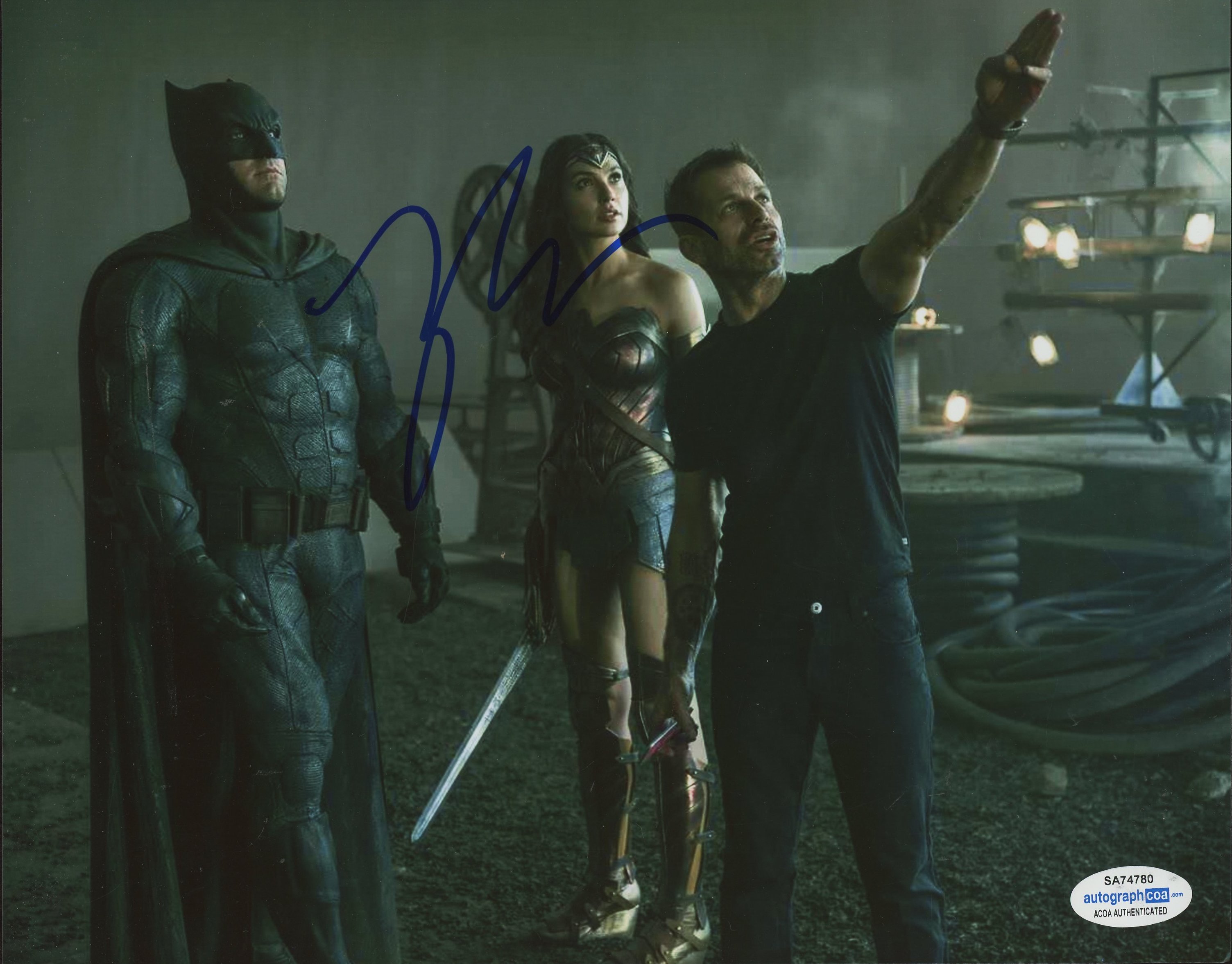 Zack Snyder Signed "Batman v Superman" 8x10 Photo (AutographCOA COA ...