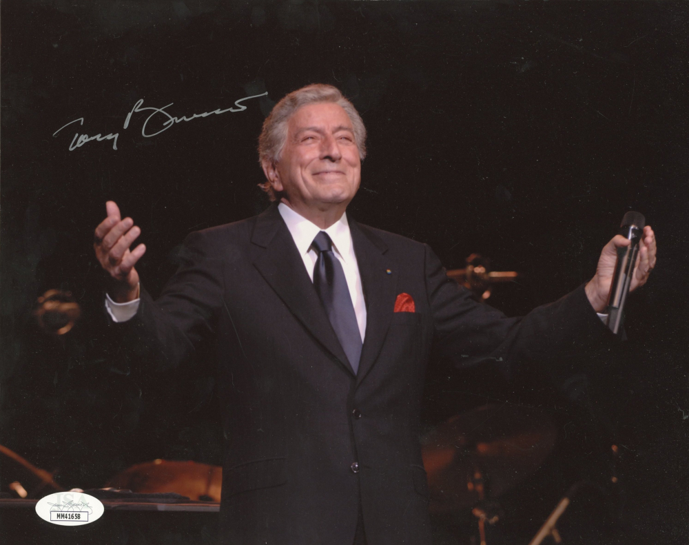 Tony Bennett Signed 8x10 Photo (JSA COA) | Pristine Auction