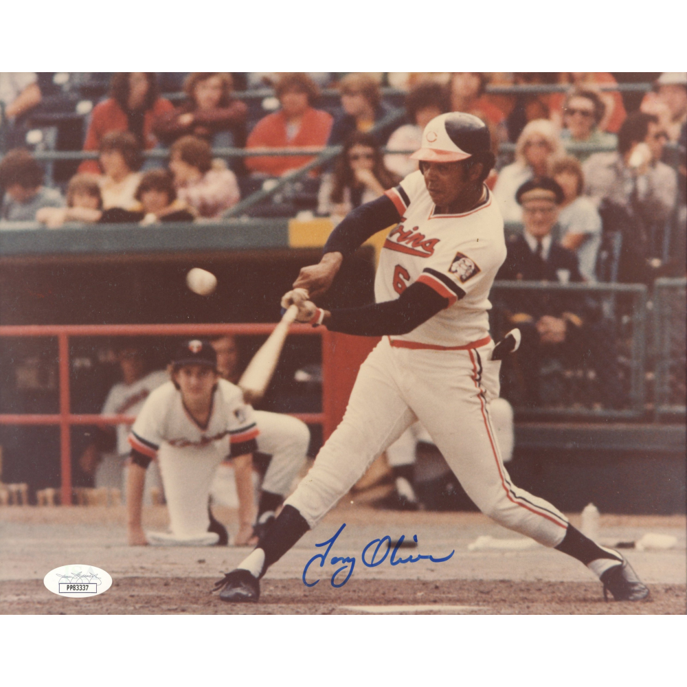 Tony Oliva Signed Twins 8x10 Photo (JSA COA) | Pristine Auction