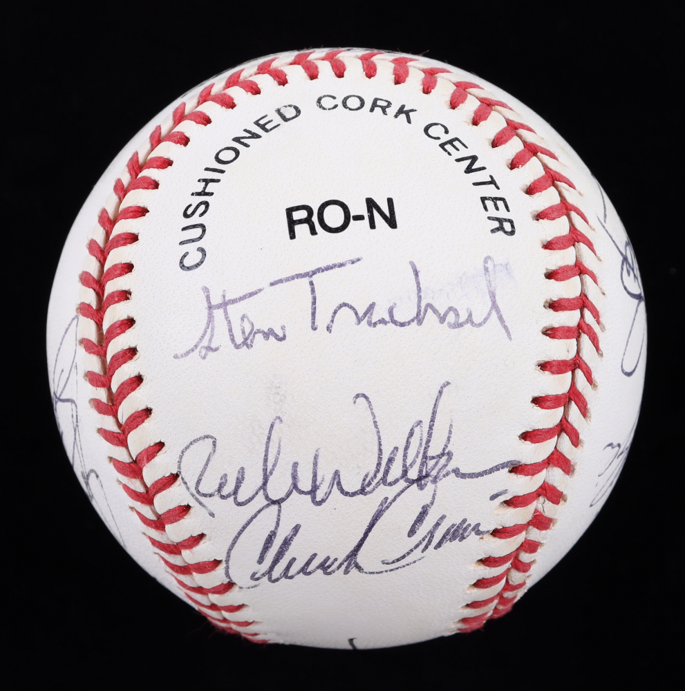 ONL Baseball 1994 Cubs Team-Signed by (15) with Ryne Sandberg, Mark ...