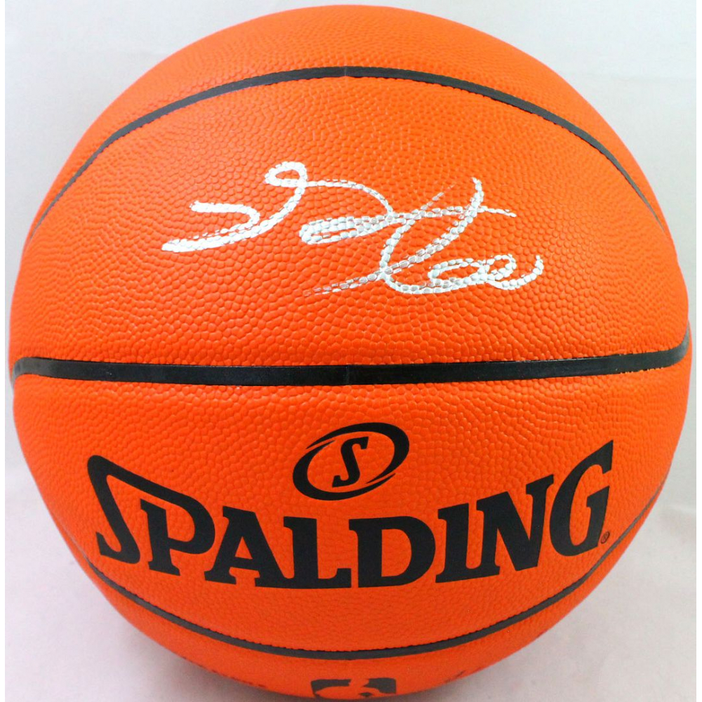 De'Aaron Fox Signed NBA Basketball (Beckett) | Pristine Auction