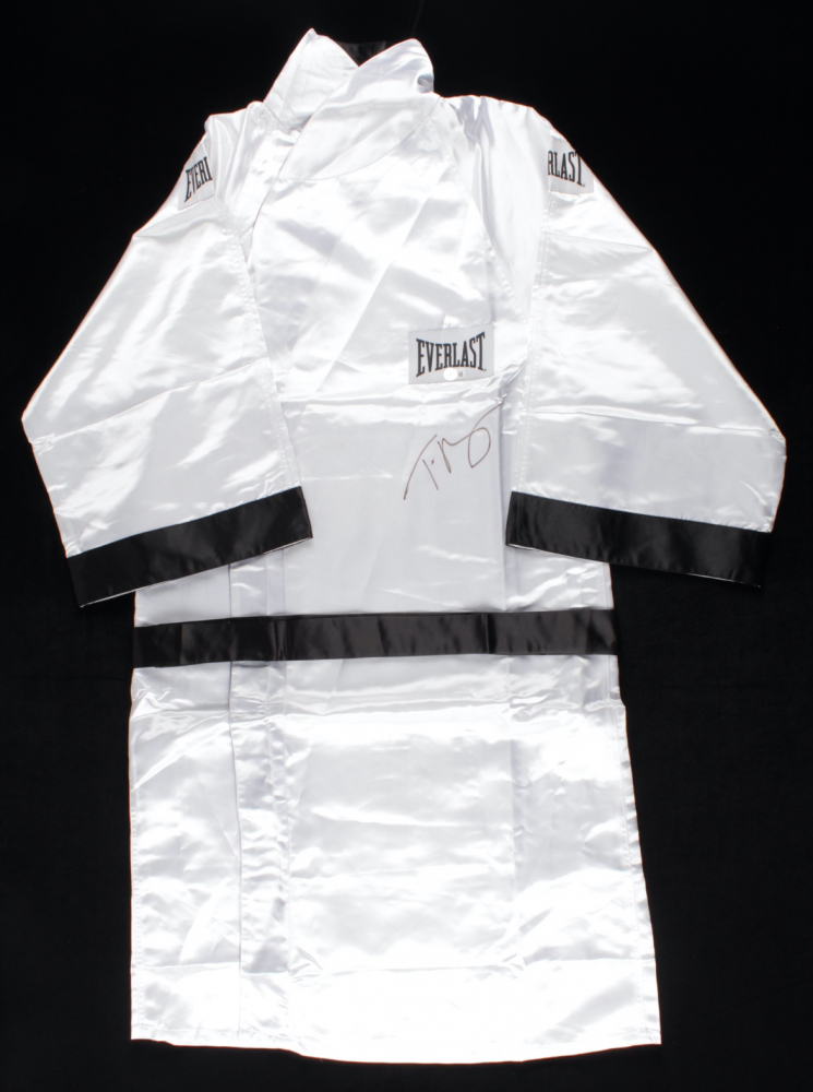 Tyson Fury Signed Everlast Boxing Robe (Beckett Hologram) | Pristine ...