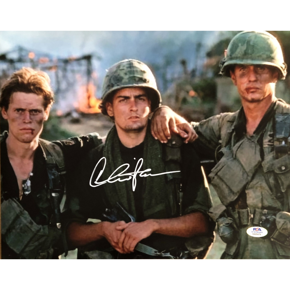 Charlie Sheen Signed "Platoon" 11x14 Photo (PSA COA) | Pristine Auction