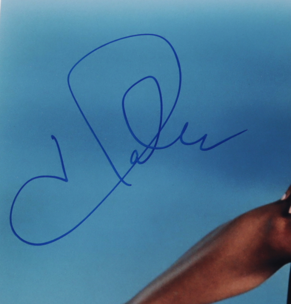 Halle Berry Signed 11x14 Photo (PSA COA) | Pristine Auction