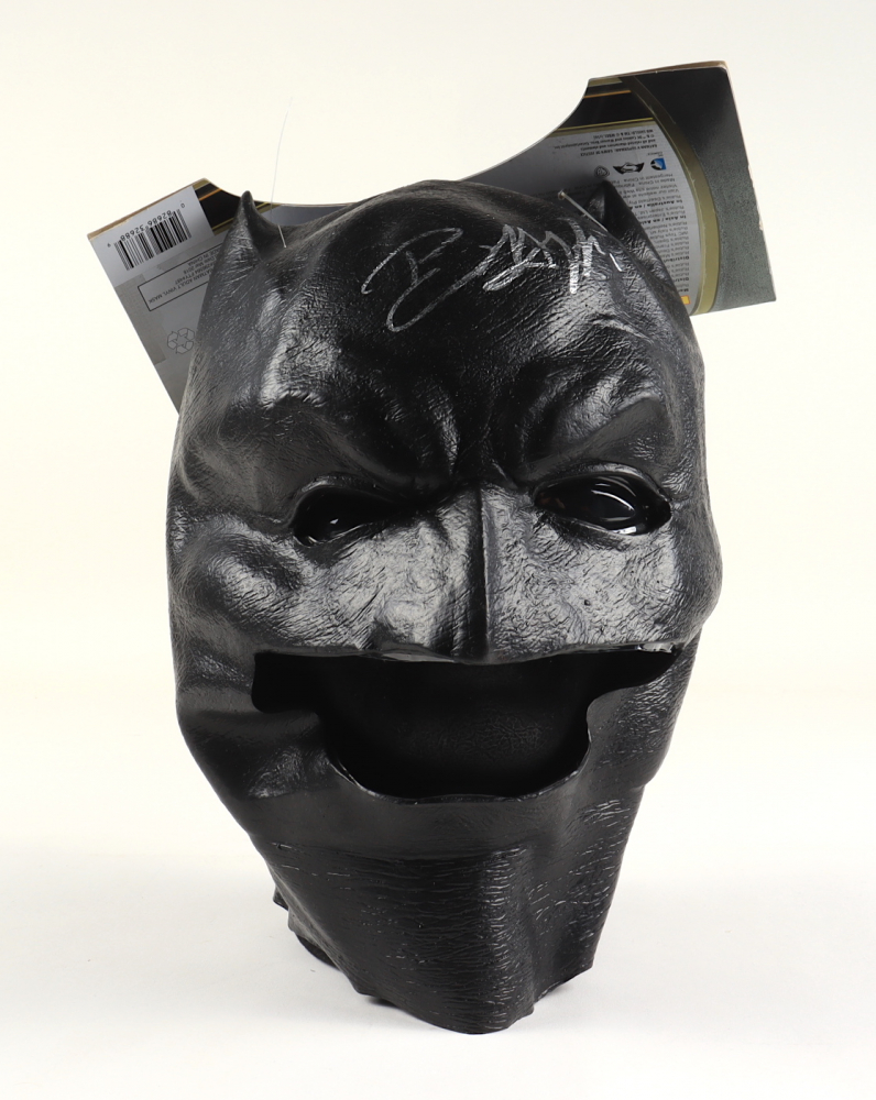 Ben Affleck Signed "Batman Vs. Superman" Full-Size Batman Mask (Beckett ...