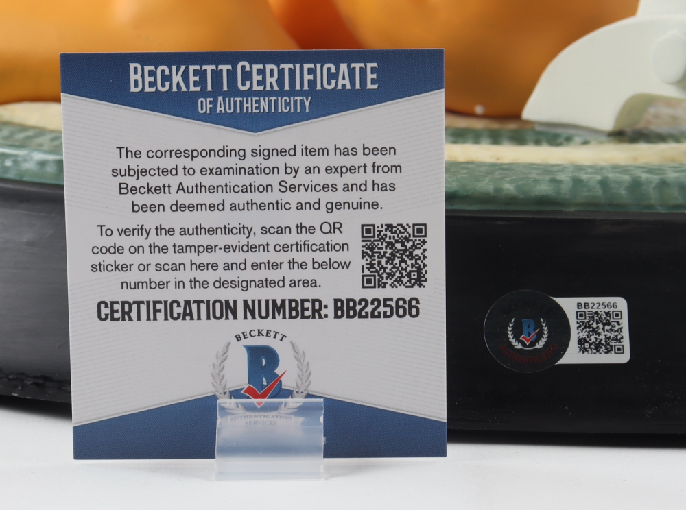 Jim Davis Signed "Garfield" LE Statue | Pristine Auction