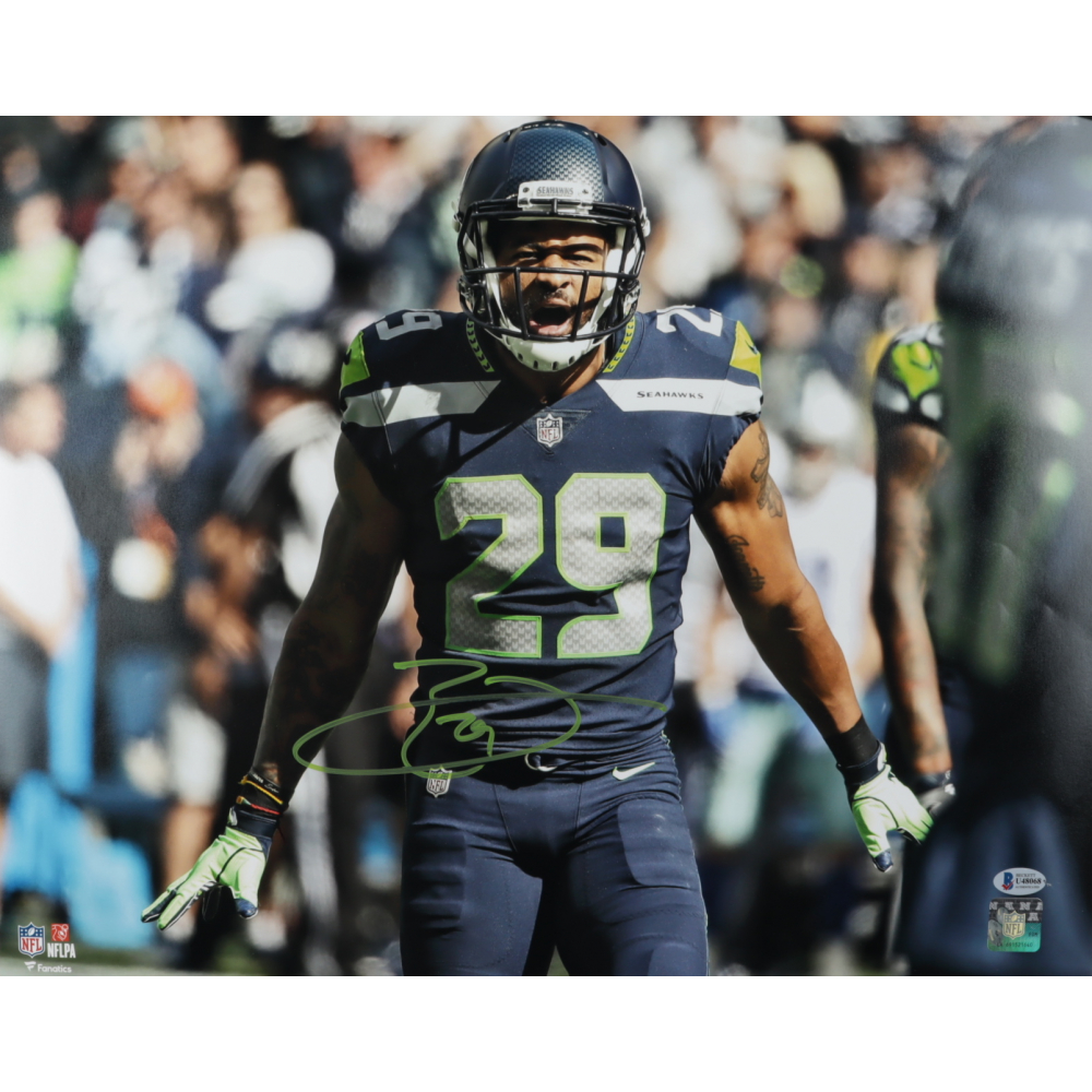 Earl Thomas Signed Seahawks 16x20 Photo (Beckett) | Pristine Auction