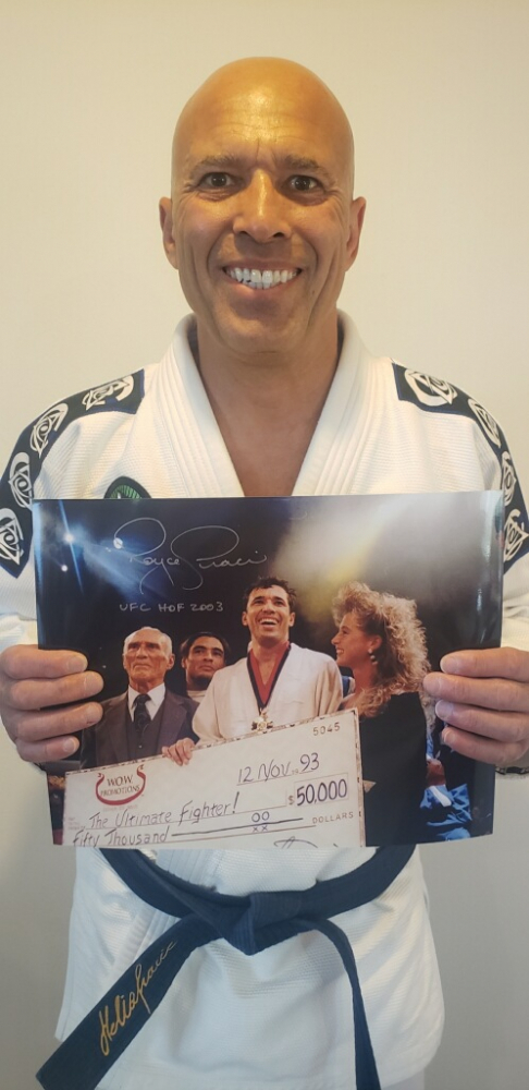 Royce Gracie Signed UFC 8x10 Photo Inscribed "UFC HOF 2003" (PA COA ...