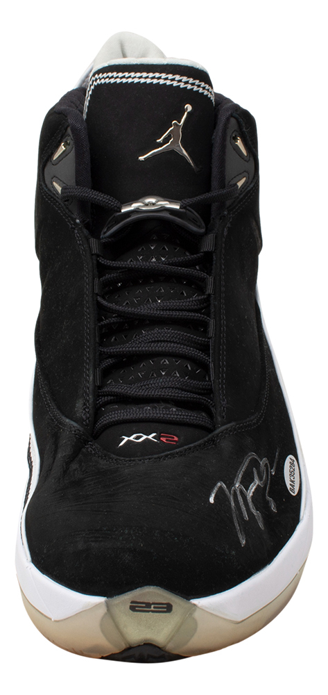 Michael Jordan Signed LE Pair of Nike Air Jordan XXII Basketball Shoes ...