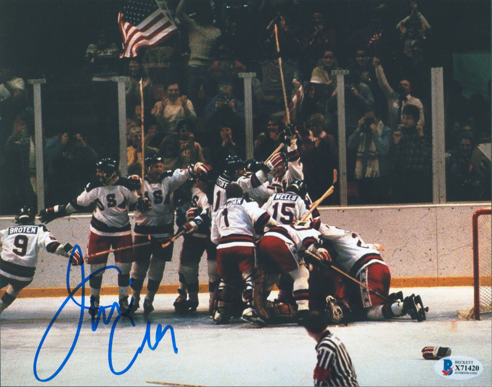 Jim Craig Signed Team USA 8x10 Photo (Beckett COA) | Pristine Auction