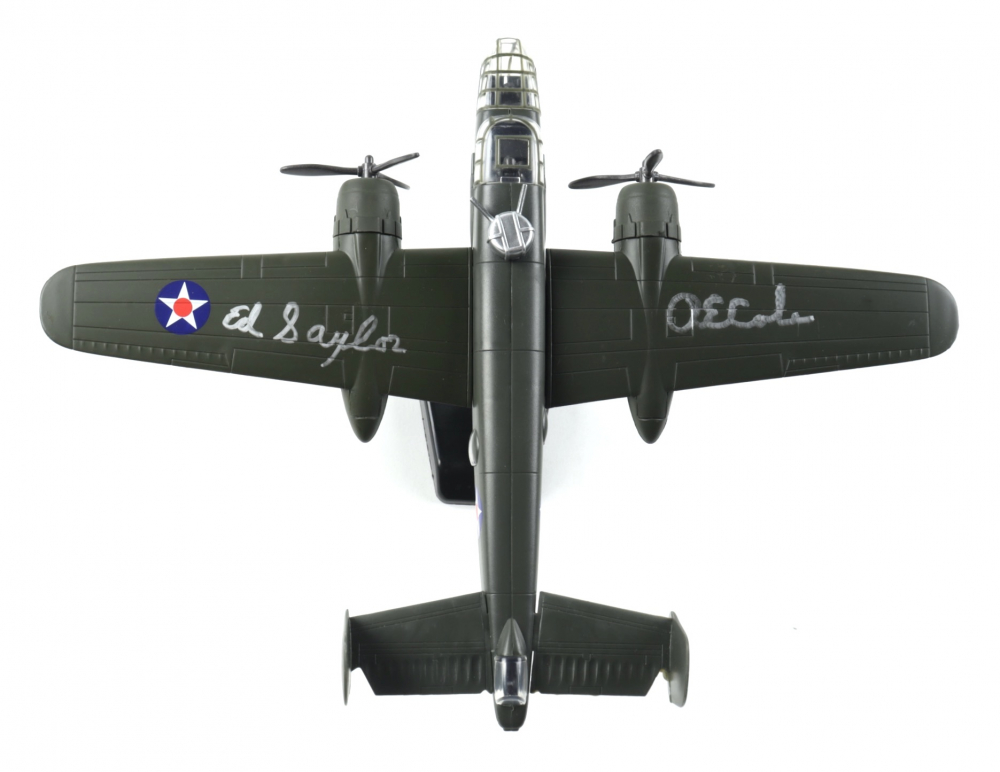 Edward J. Saylor & Richard Cole Signed B-25 Mitchell 1:72 Model Plane ...