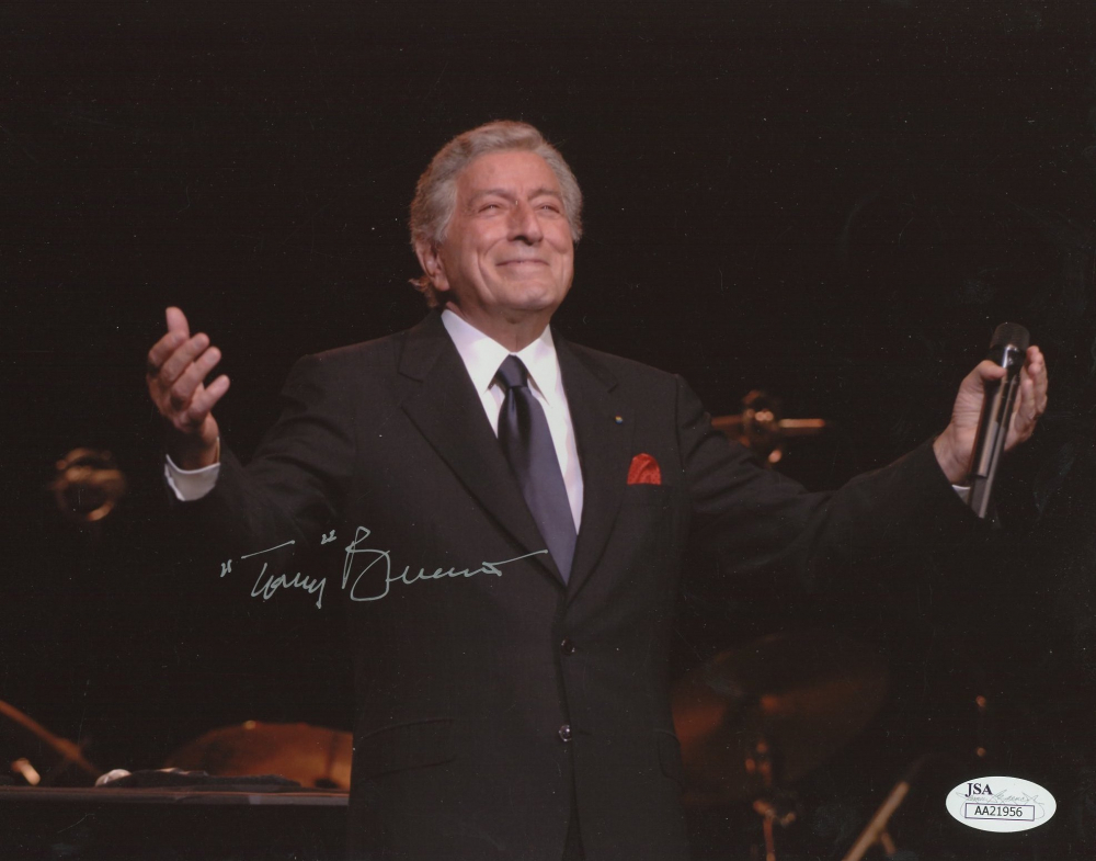 Tony Bennett Signed 8x10 Photo (JSA COA) | Pristine Auction